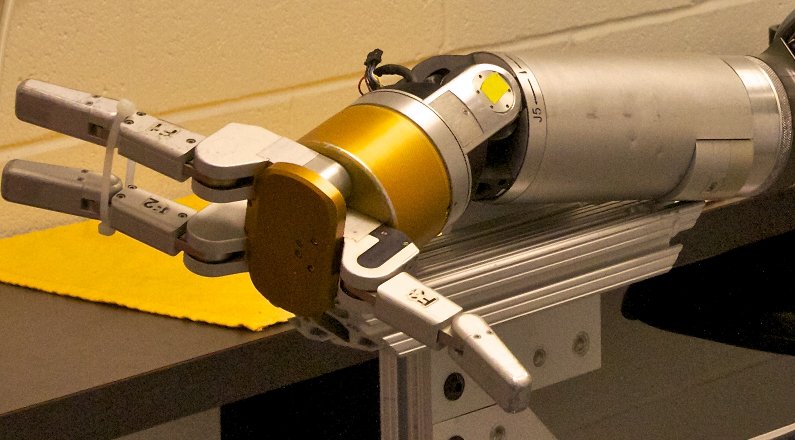 Barrett Hand vs Robotiq Adaptive Gripper