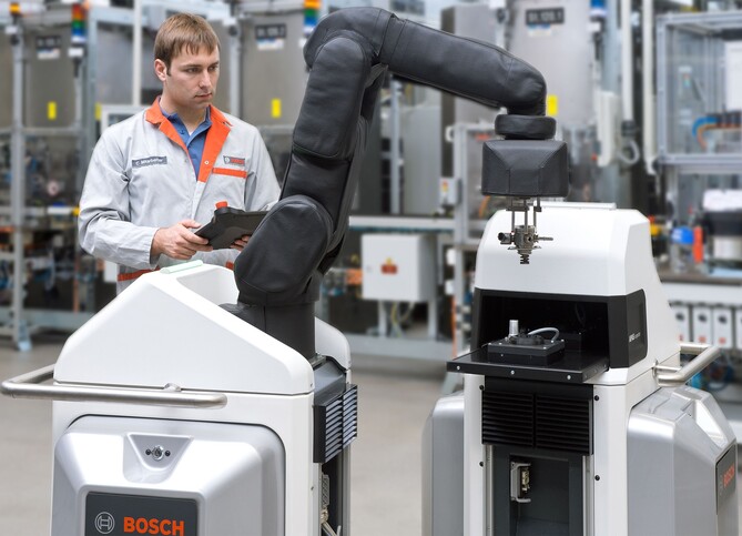 New Collaborative Robot: APAS assistant from BOSCH