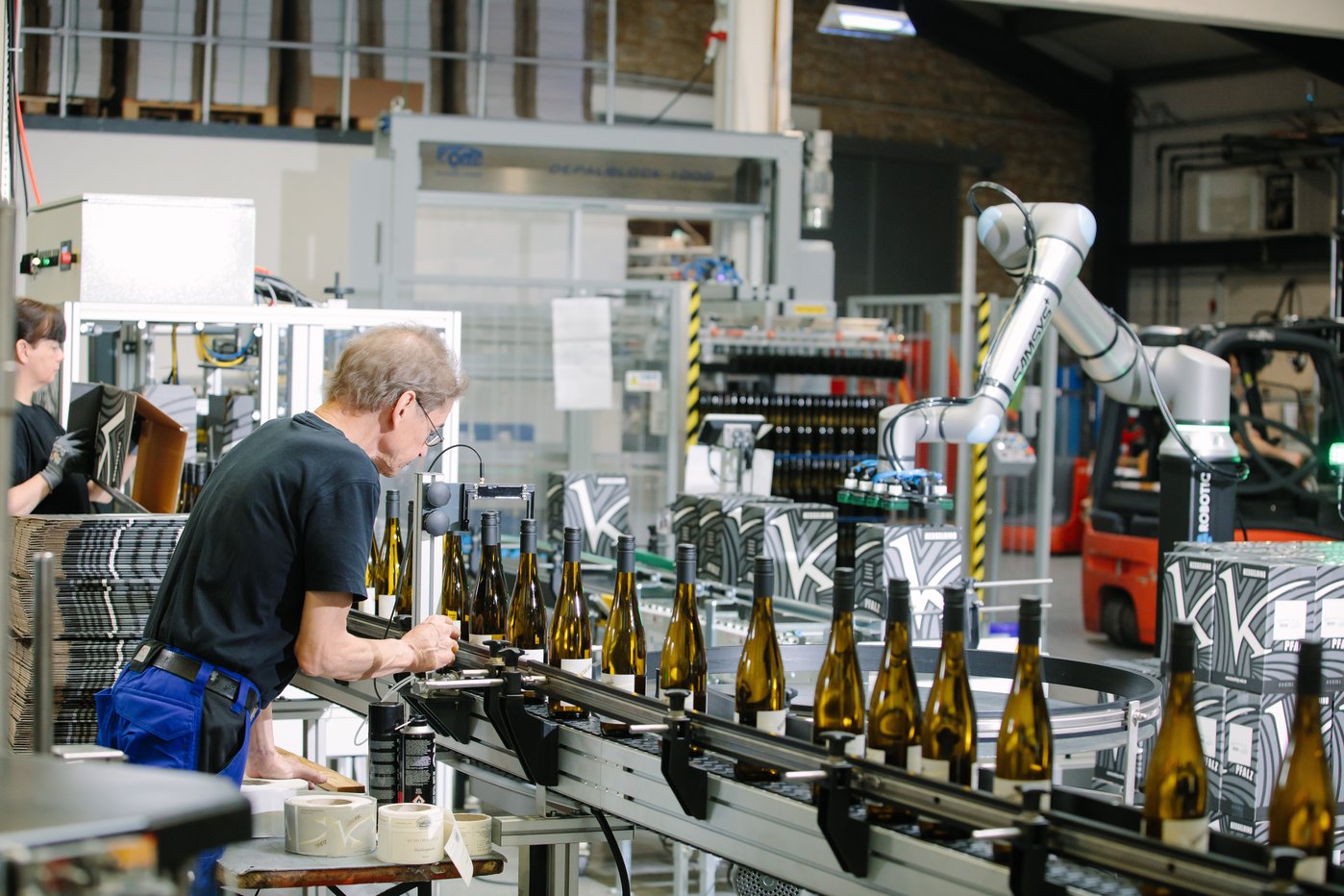 How a leading winery boosted efficiency with cobot palletizing