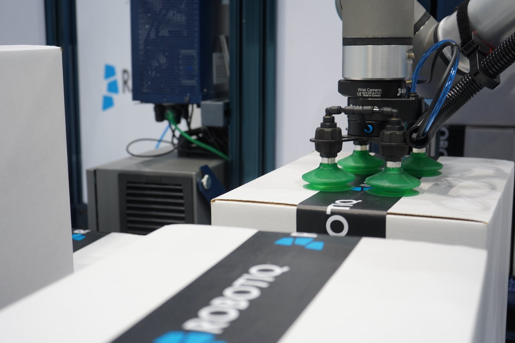 Why Vacuum Grippers Are Really the Best Option for Robot Palletizing