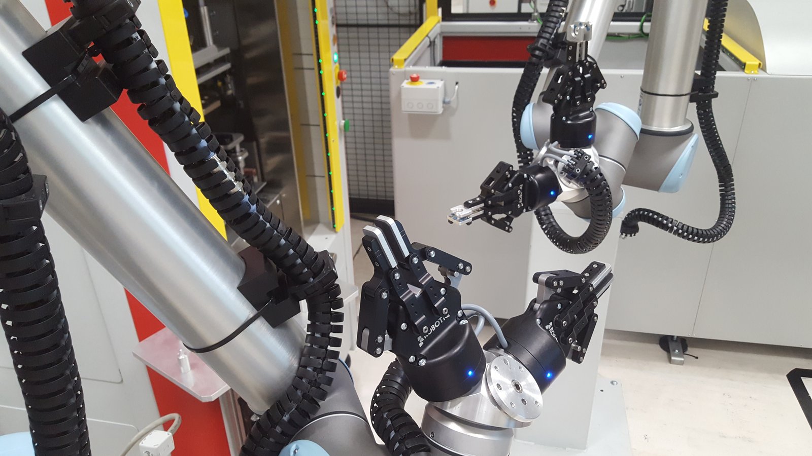 6 Things That Are Possible With Dual Grippers (+ 3 That Aren't)